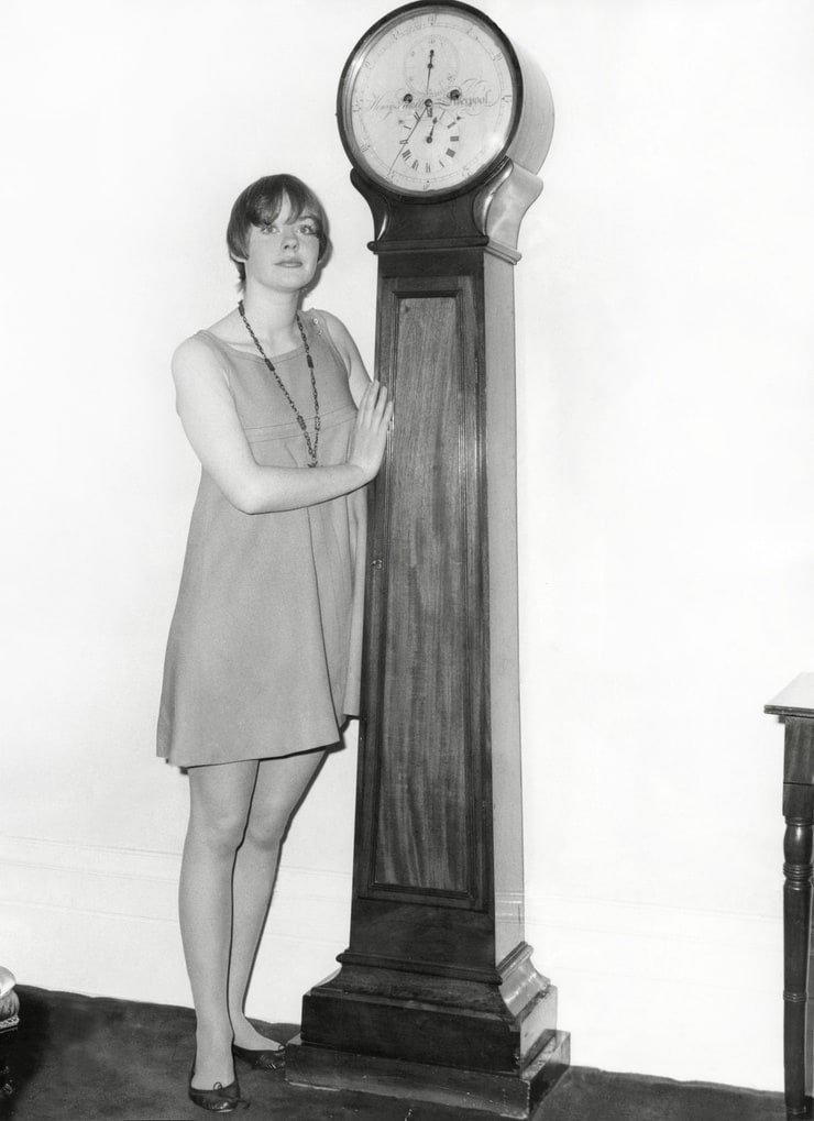 Angela Scoular image