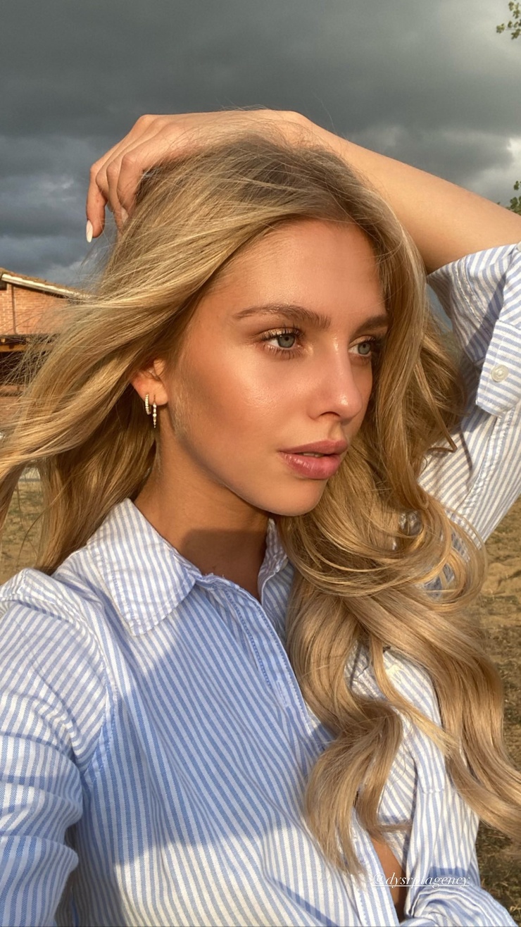 Picture of Alexa Breit