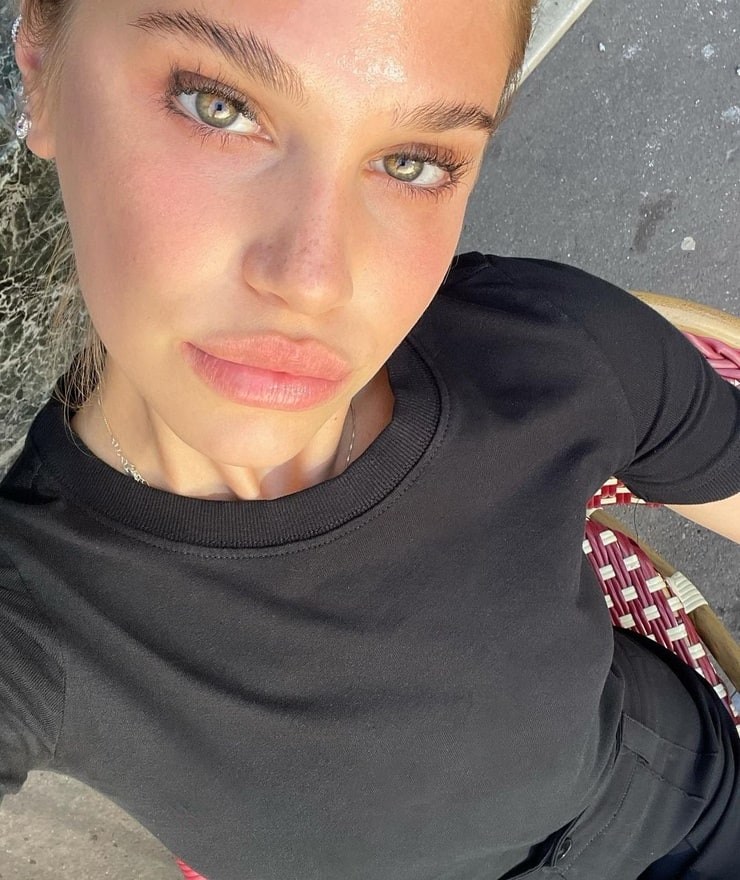 Picture of Meredith Mickelson