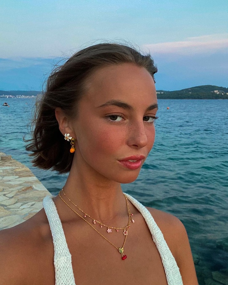 Picture of Amelie (model)