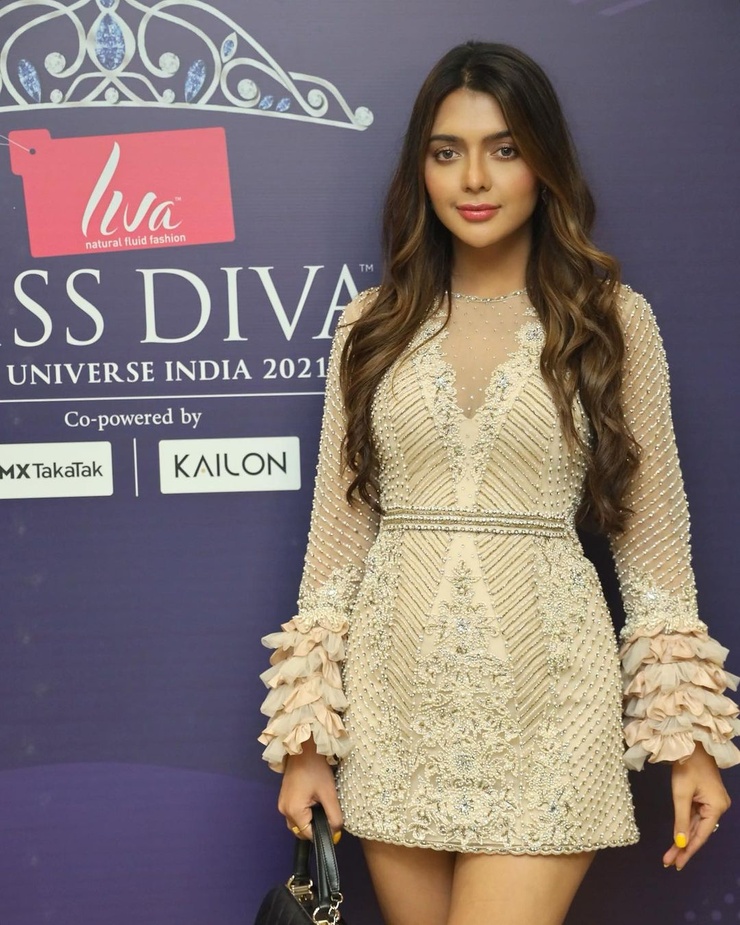 Picture of Ruhi Singh
