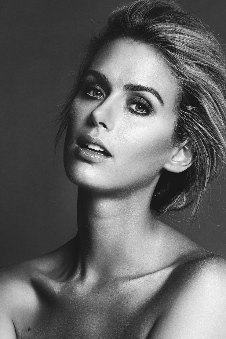 Picture of anna davoll