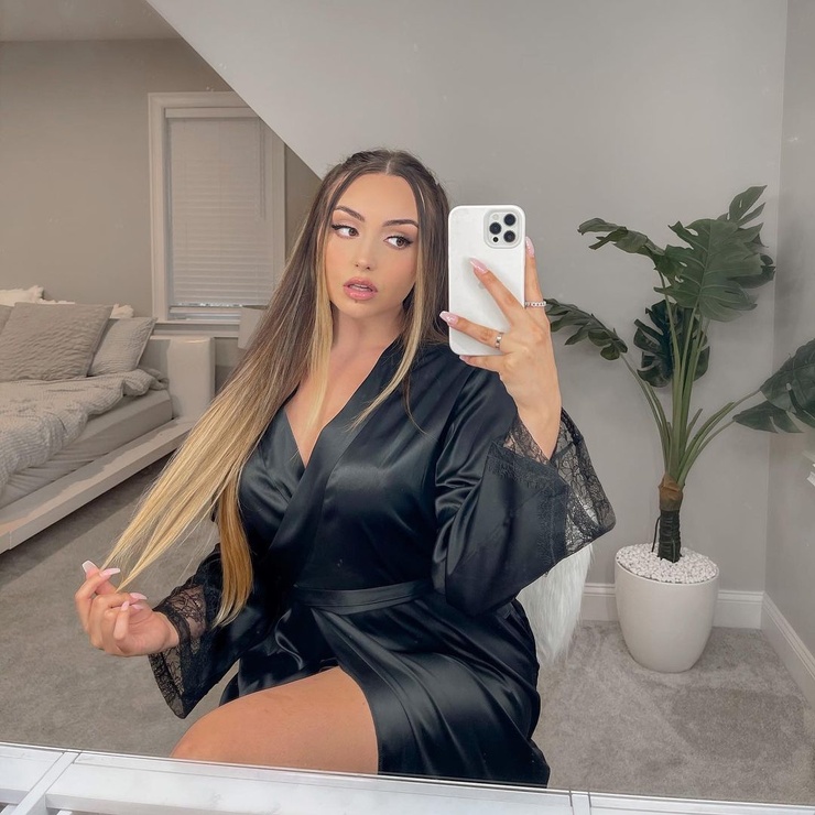 Picture of Julia Raleigh