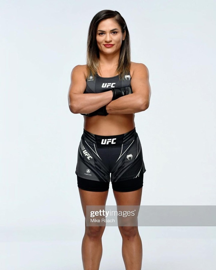 Image of Cynthia Calvillo