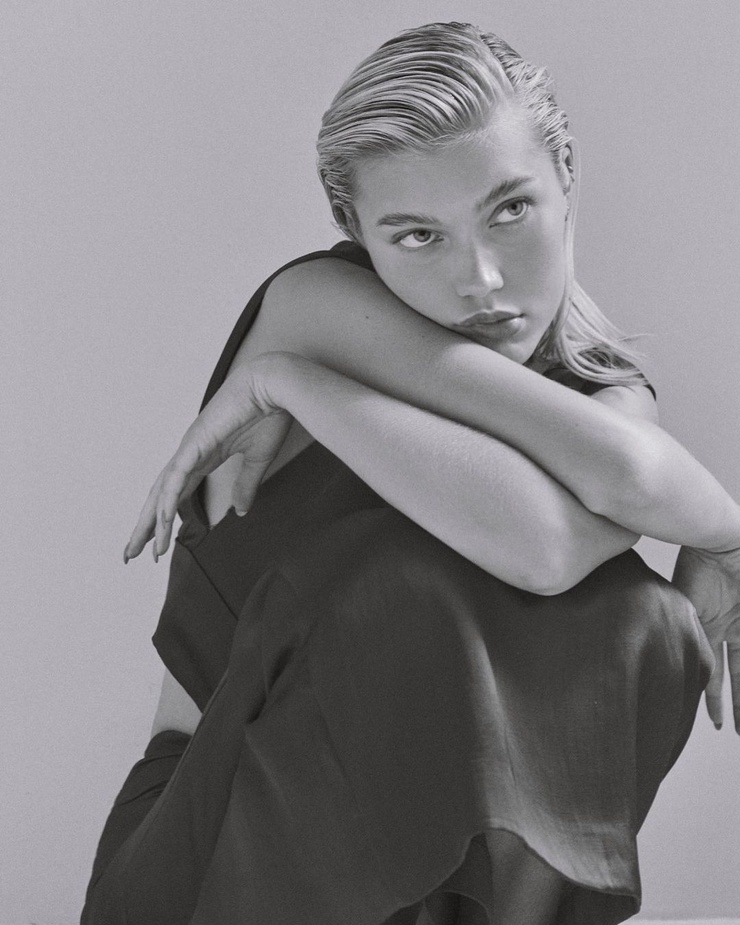 Picture of Mimi Slinger