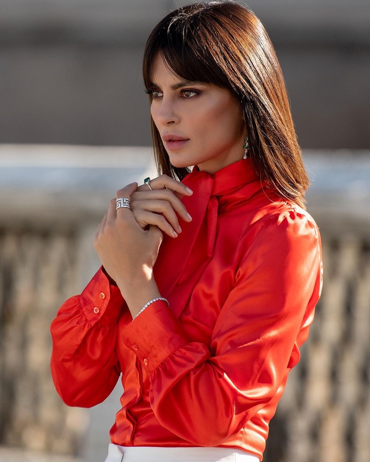Picture of Catrinel Menghia