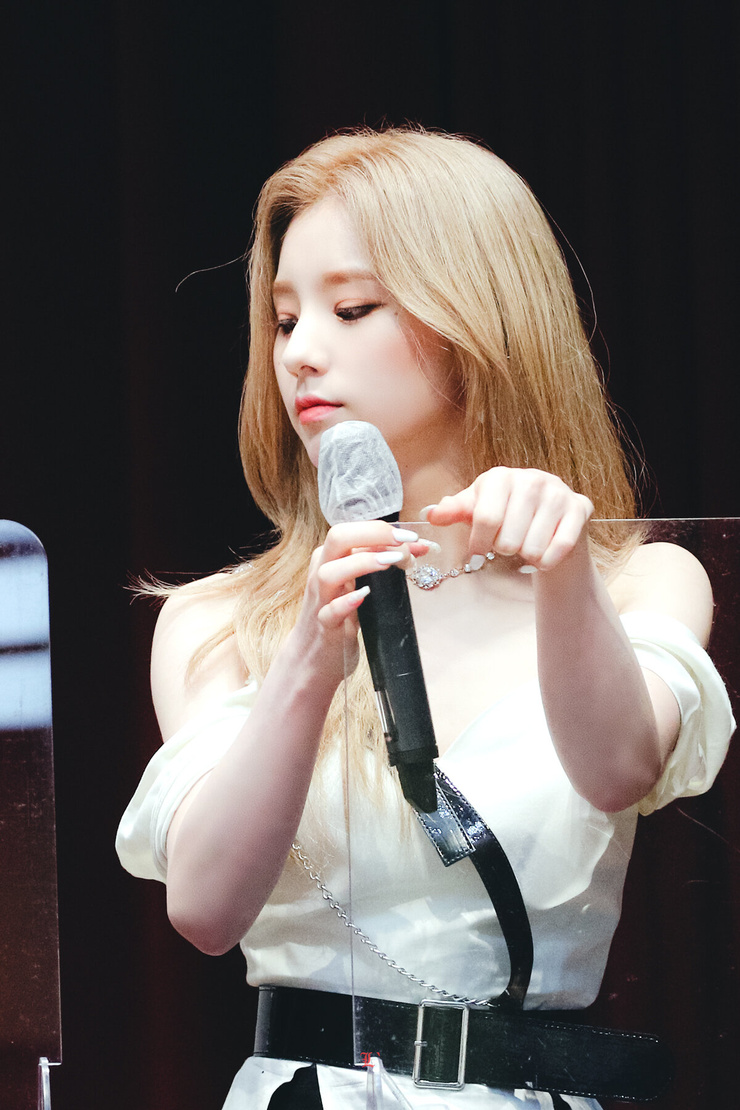 Picture of HeeJin