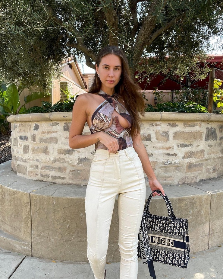 Picture of Brit Manuela (model)