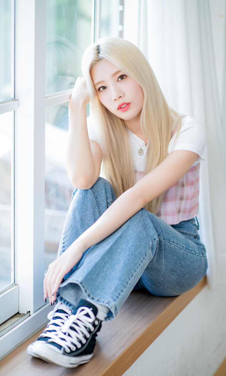 Picture of Kim Lip