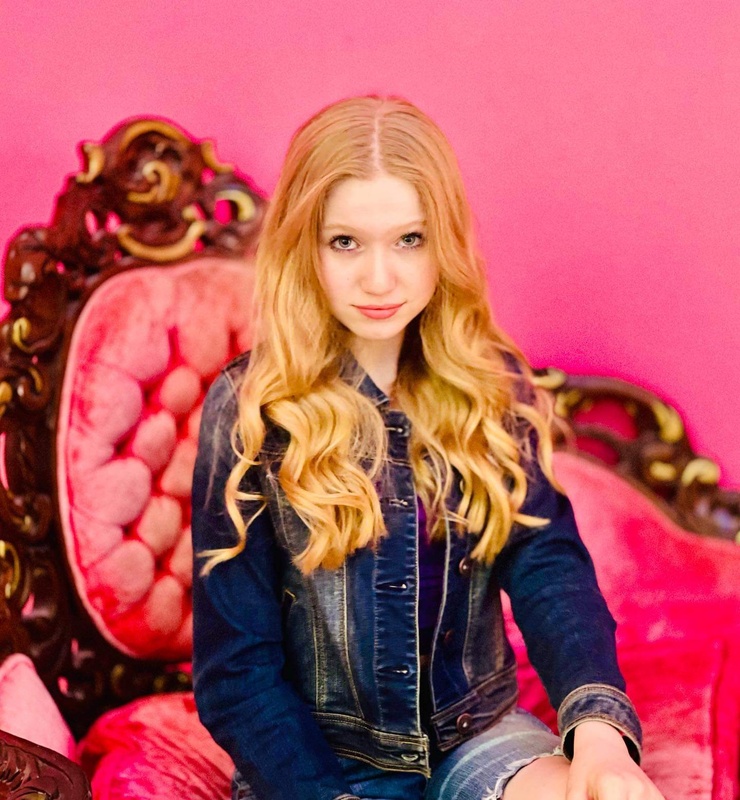 Picture of Abigail Zoe Lewis