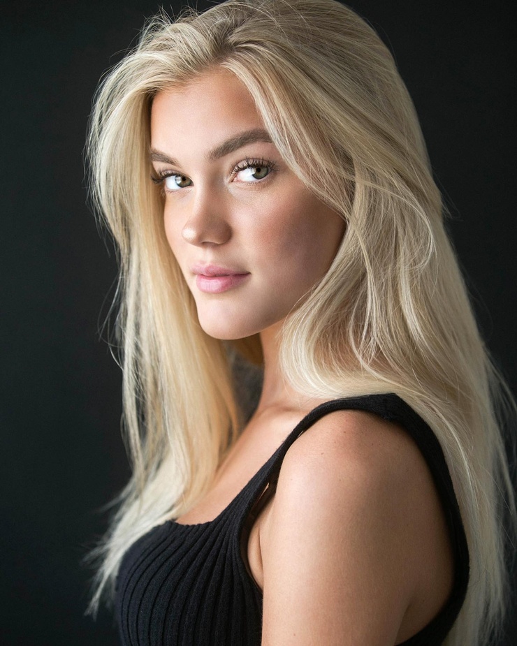 Mimi Slinger picture