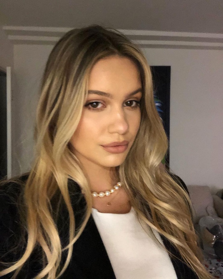 Picture of jen arellano