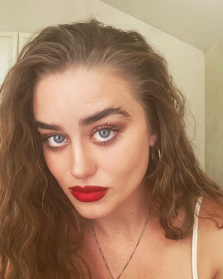 Picture of Alli Hart