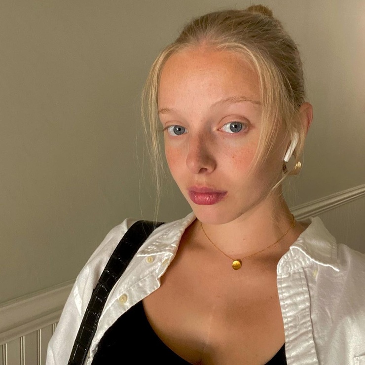 Picture of Alexandra Waterbury