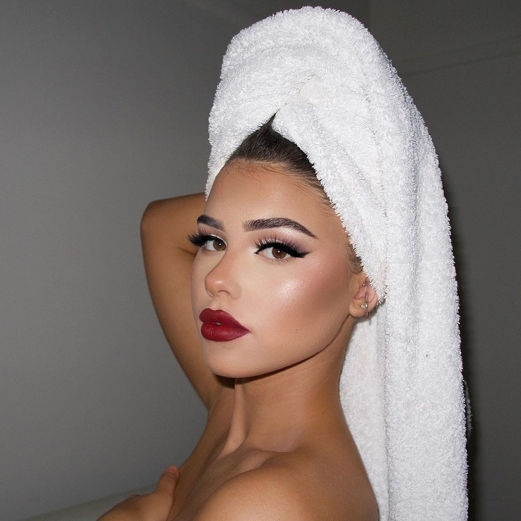 Picture of Leah Halton