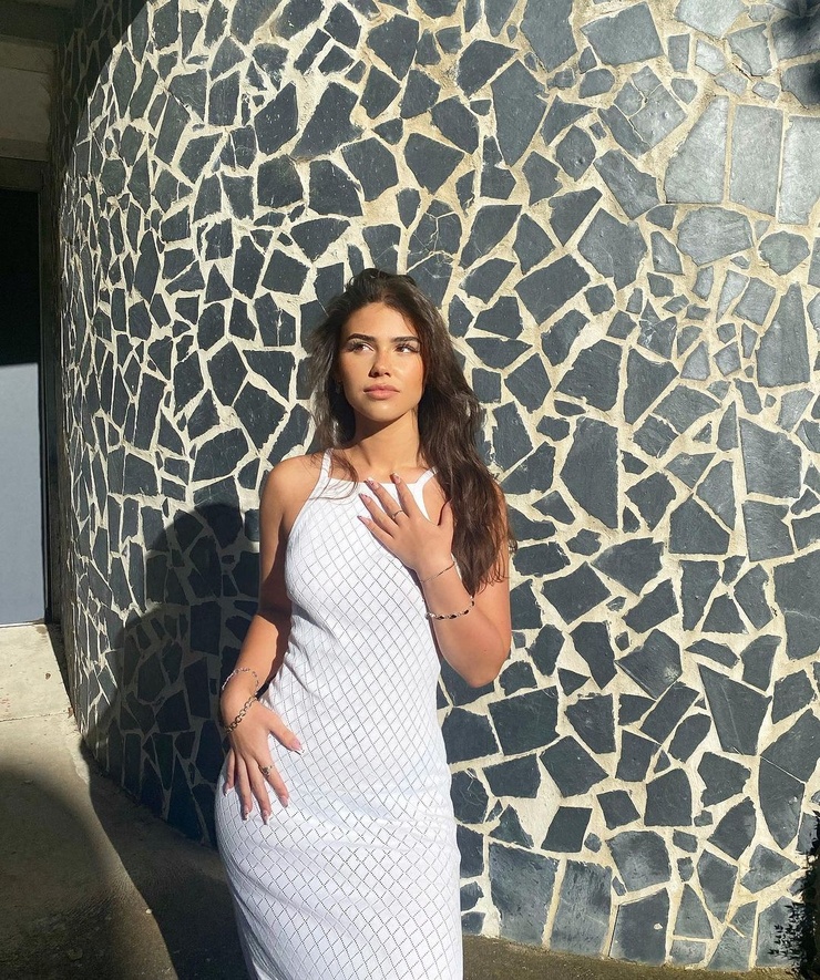 Picture of Leah Halton