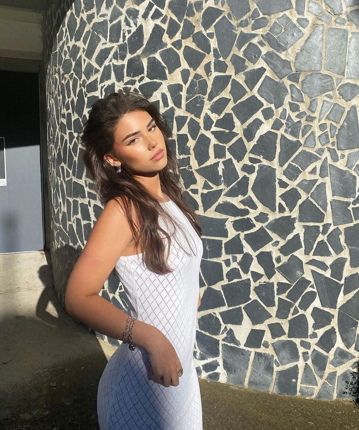 Picture of Leah Halton