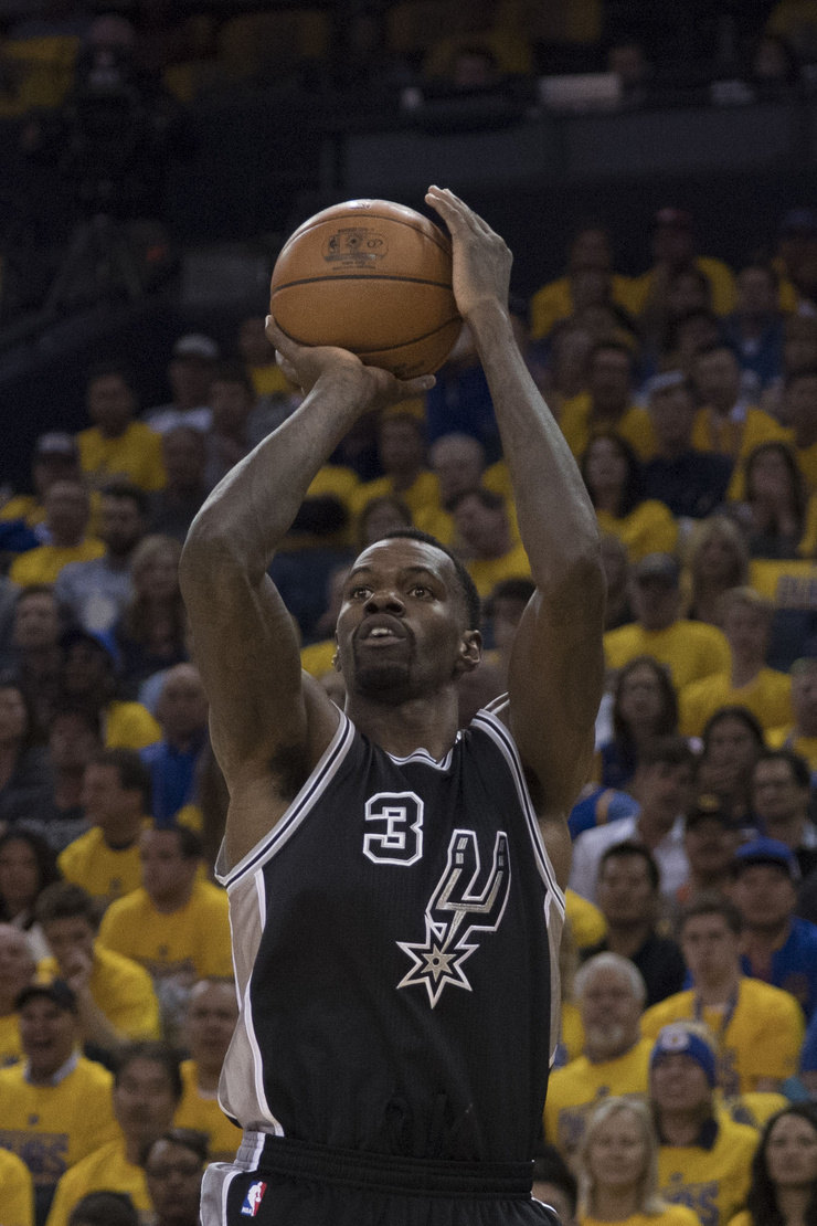 Picture of Dewayne Dedmon