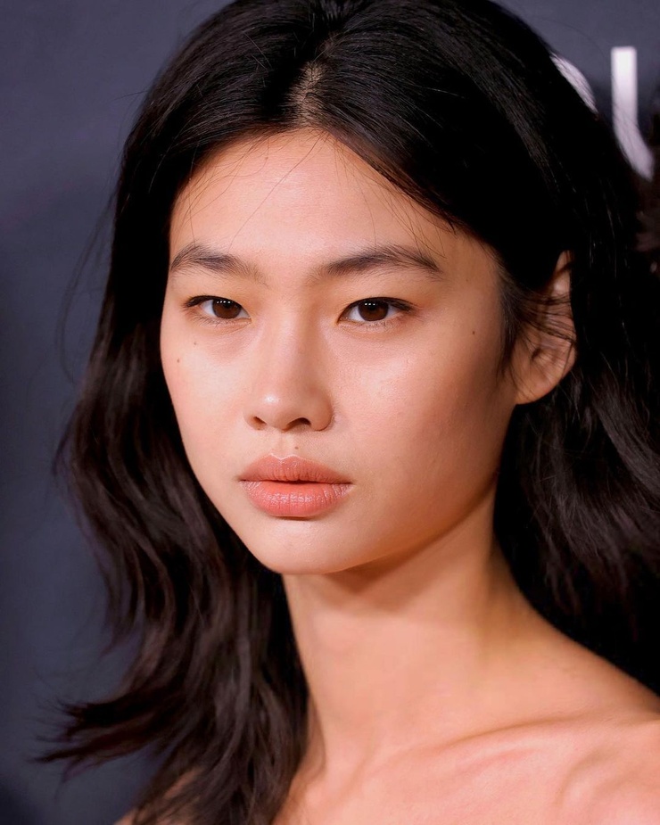 Jung Ho Yeon picture