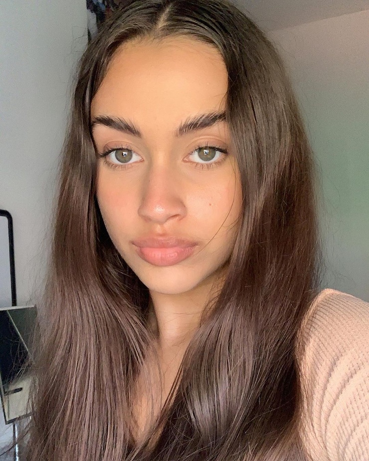 Picture of Layla Iftekher