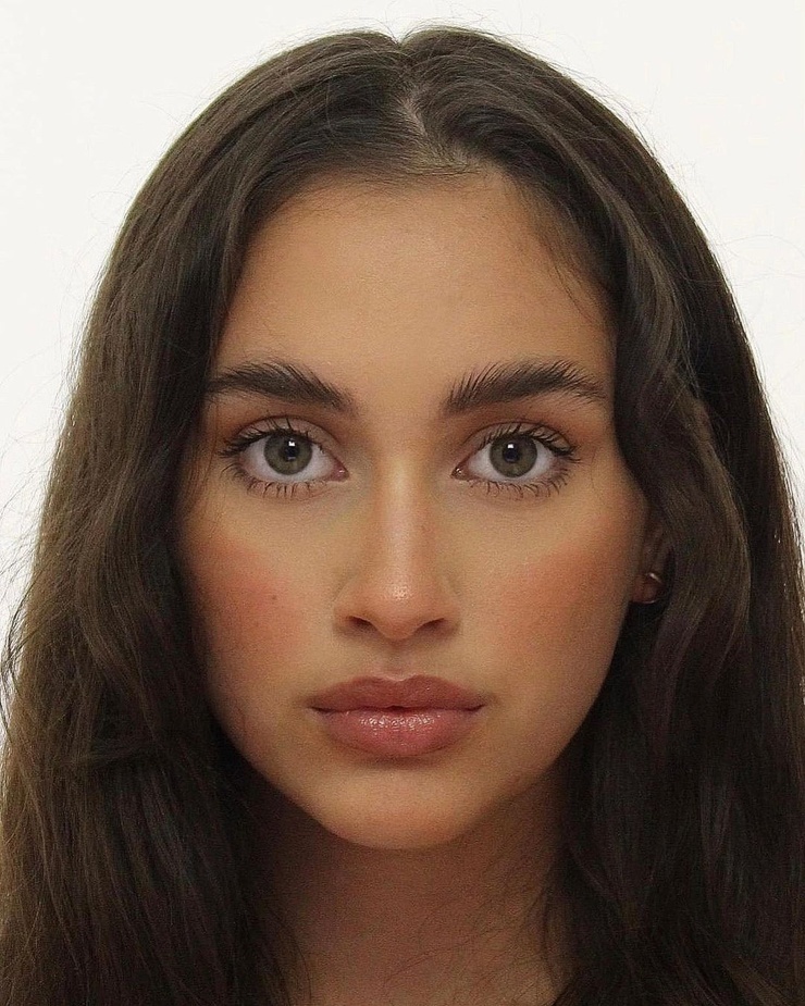 Picture of Layla Iftekher