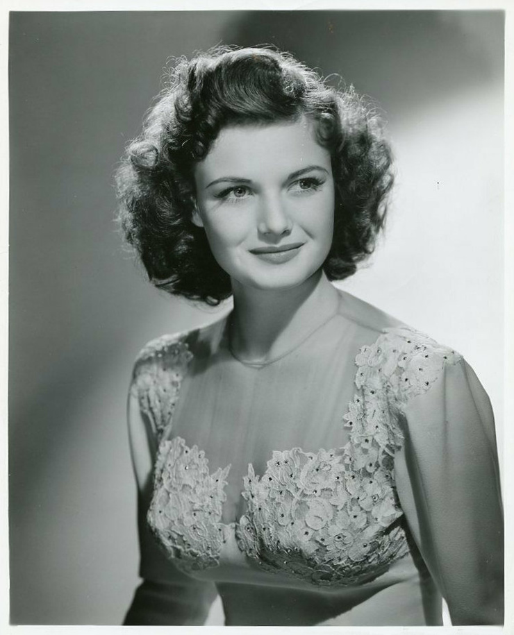 Lois Andrews