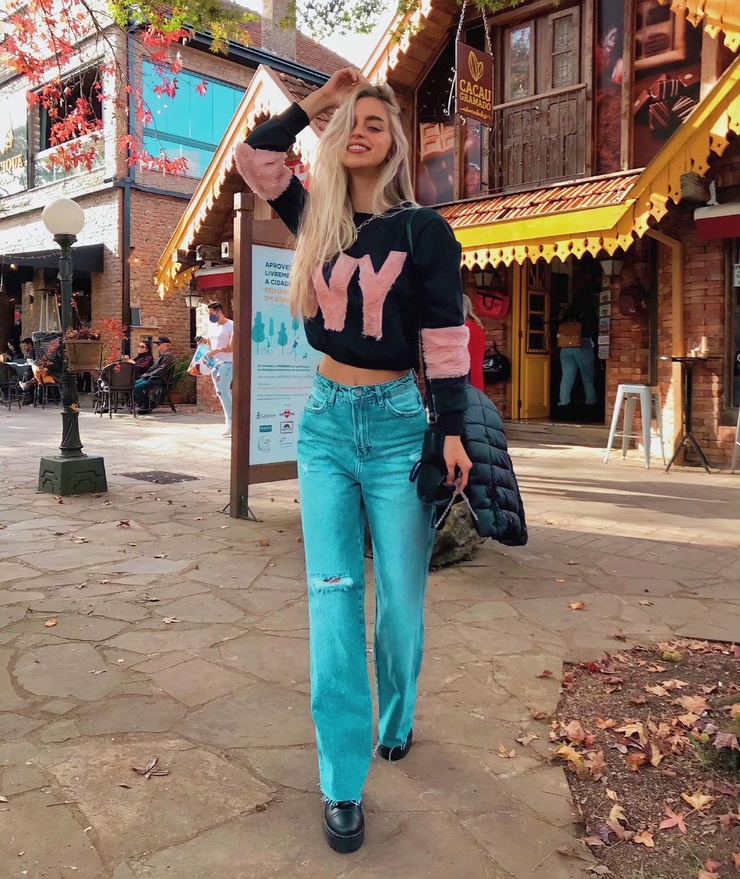 Picture of Larissa Hammer