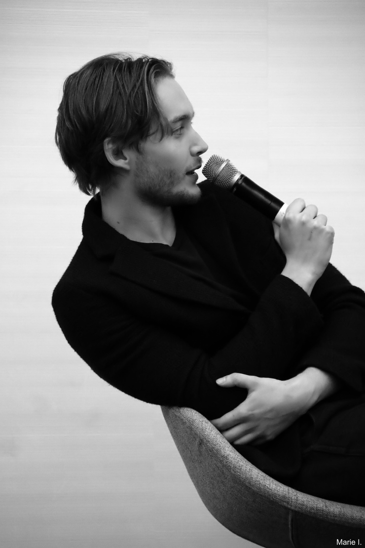 Picture of Toby Regbo