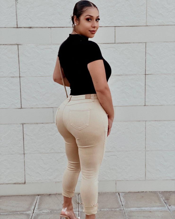 Picture of Bianca de Leon