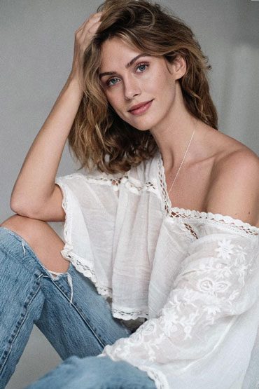 Picture of anna davoll