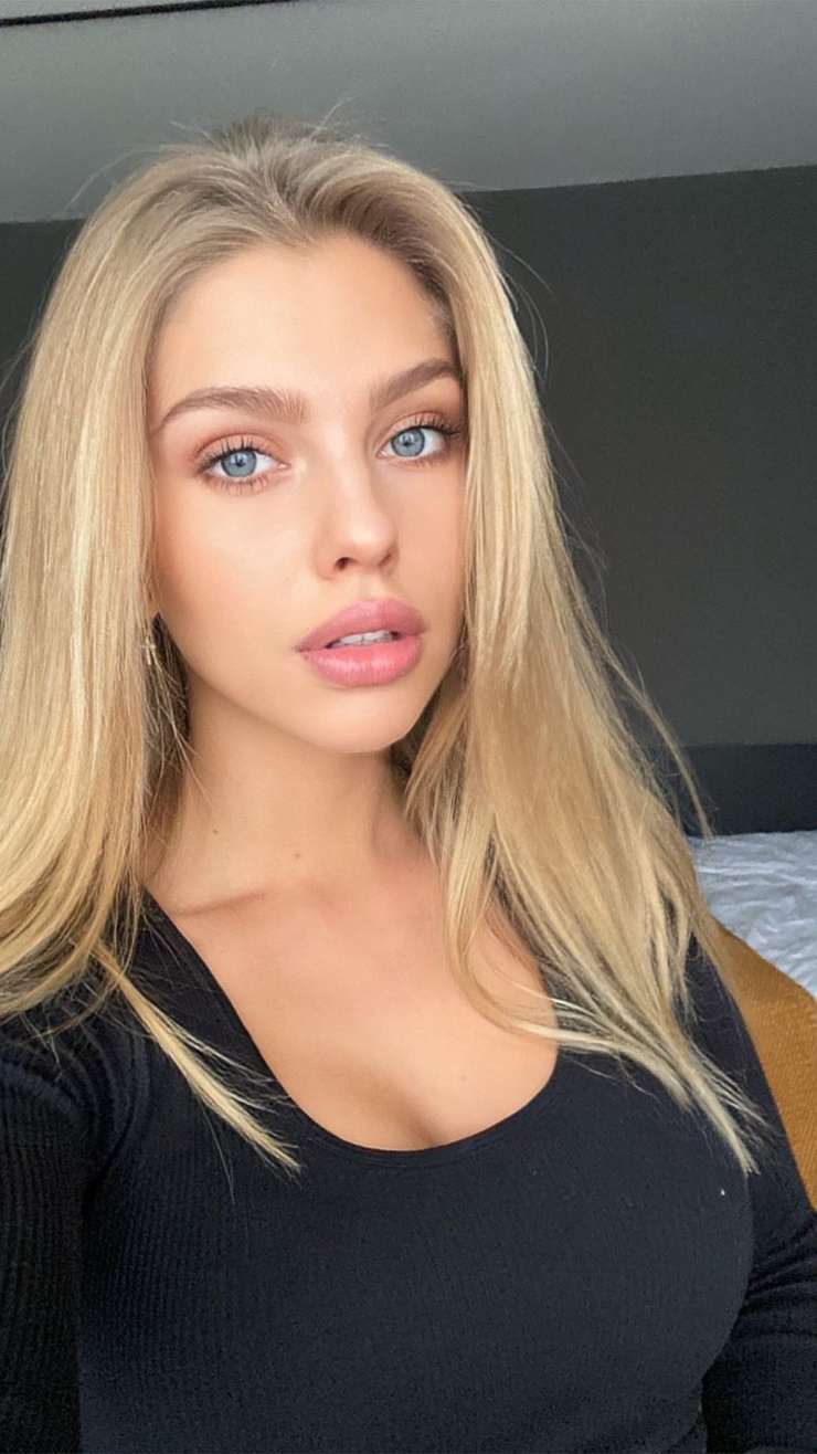 Alexa Breit image