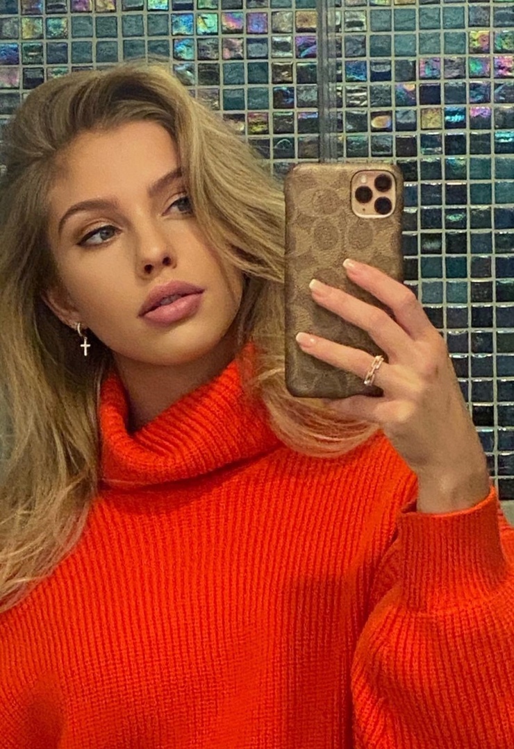 Picture of Alexa Breit