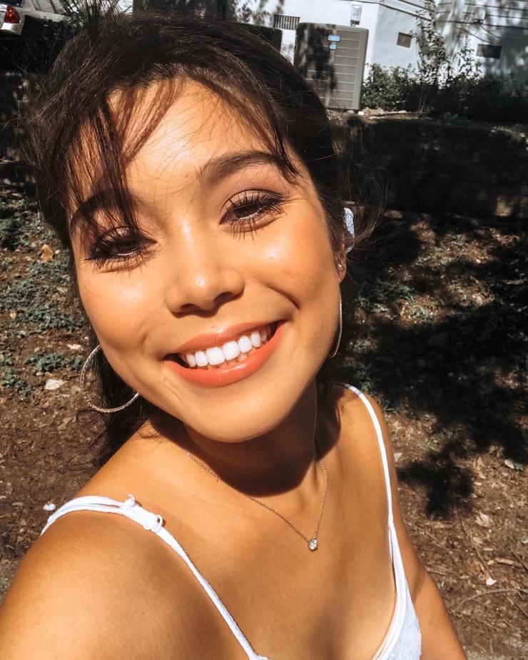 Picture of Ana Yi Puig