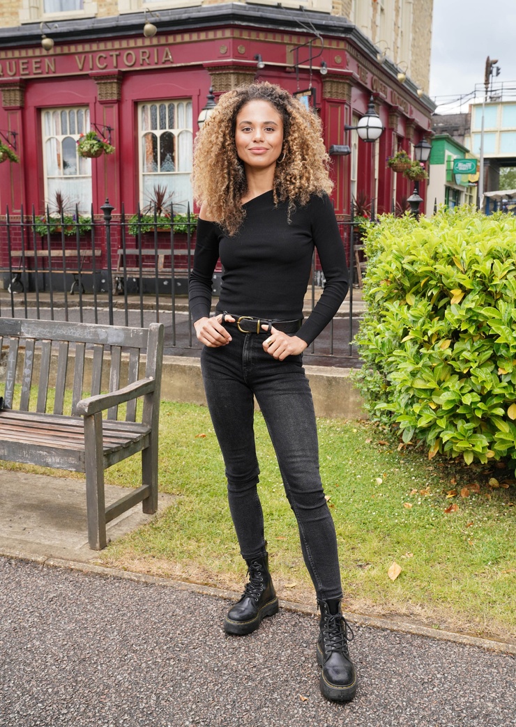 Jessica Kate Plummer picture