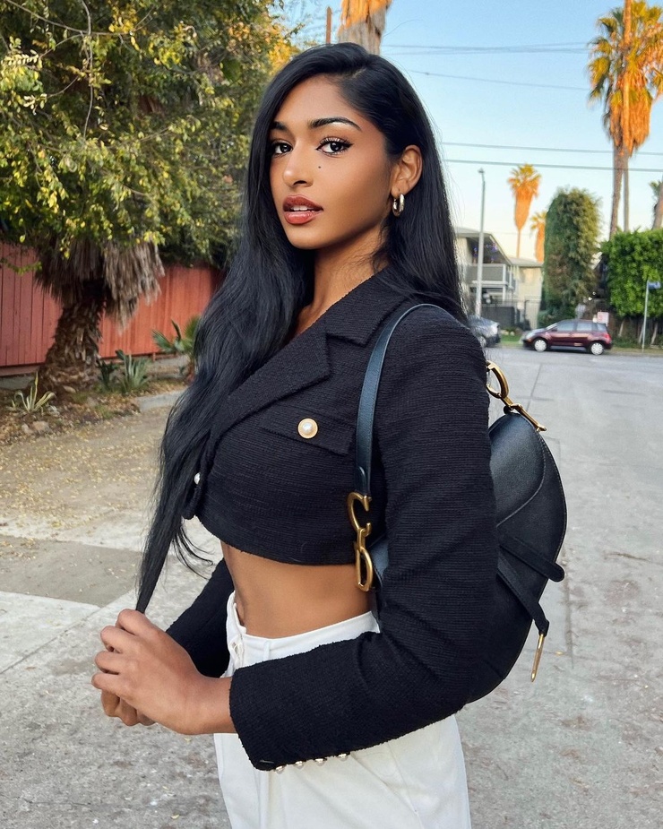 Picture of Kaaviya Sambasivam