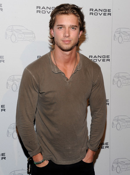 Image of Drew Van Acker