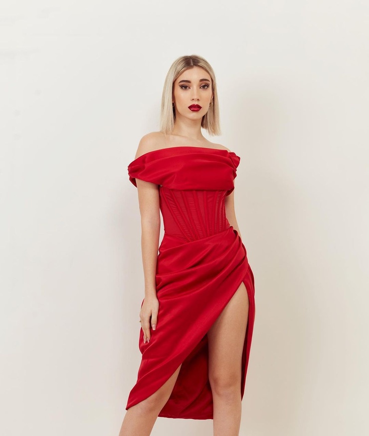 Picture of Rebeca Stones