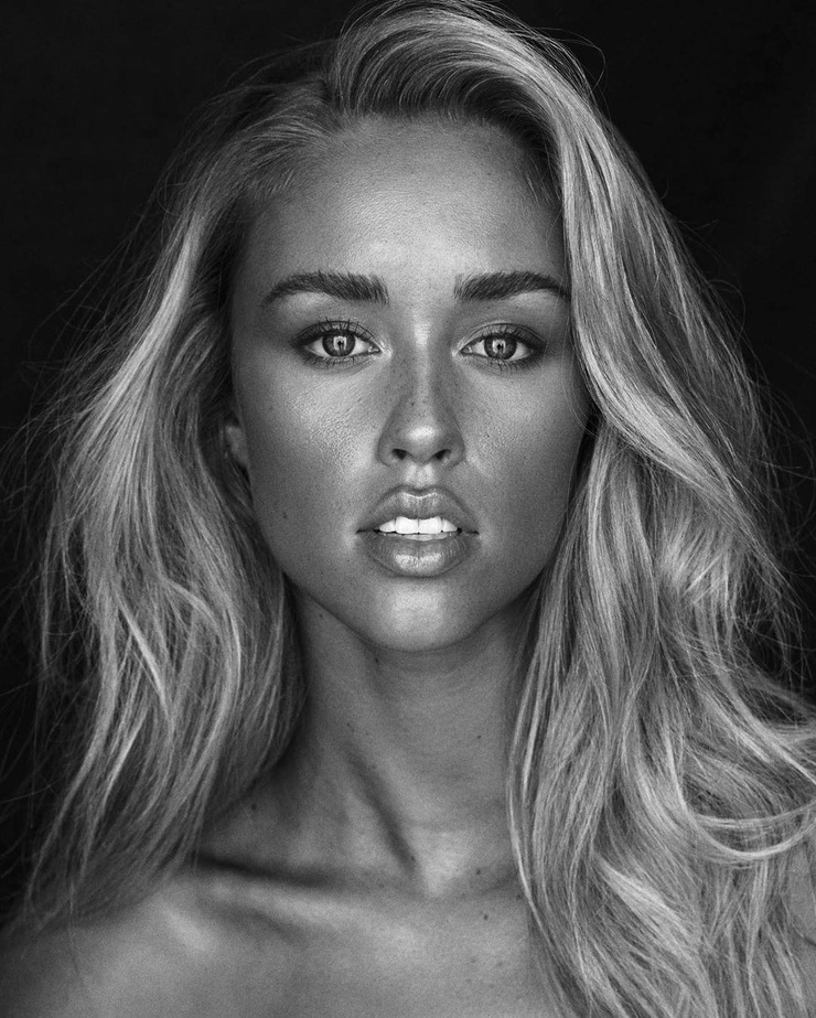 Image of Zoe Creed