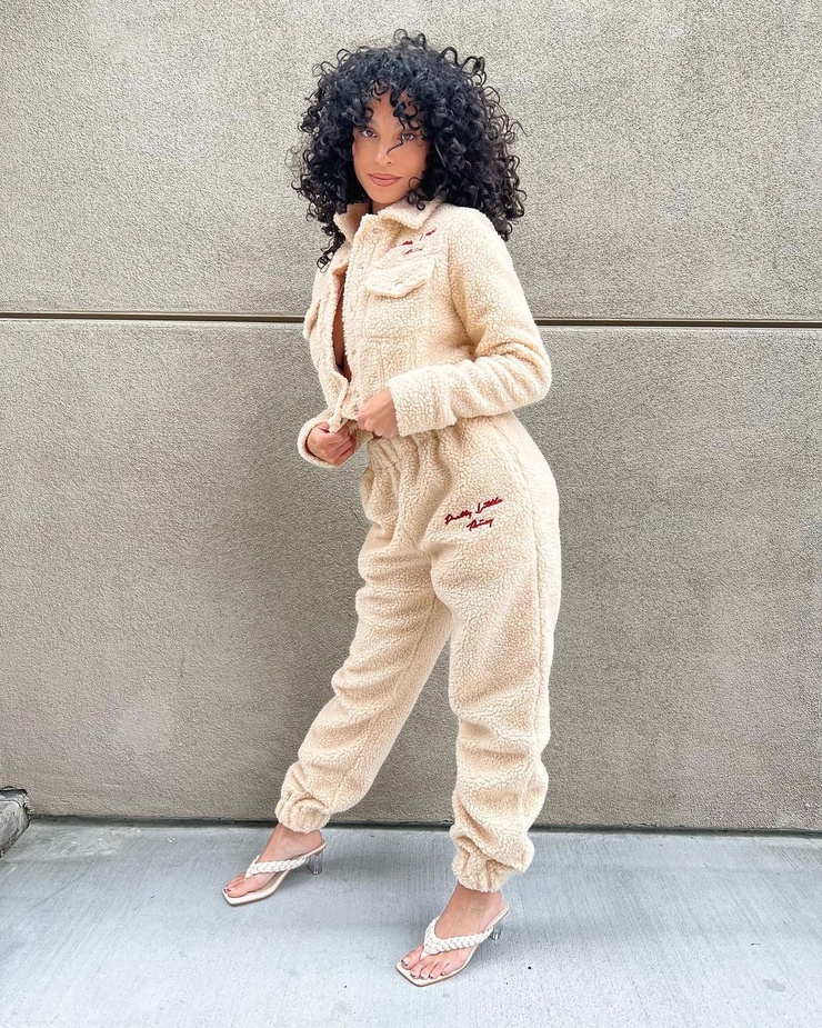 Riri Simpson picture