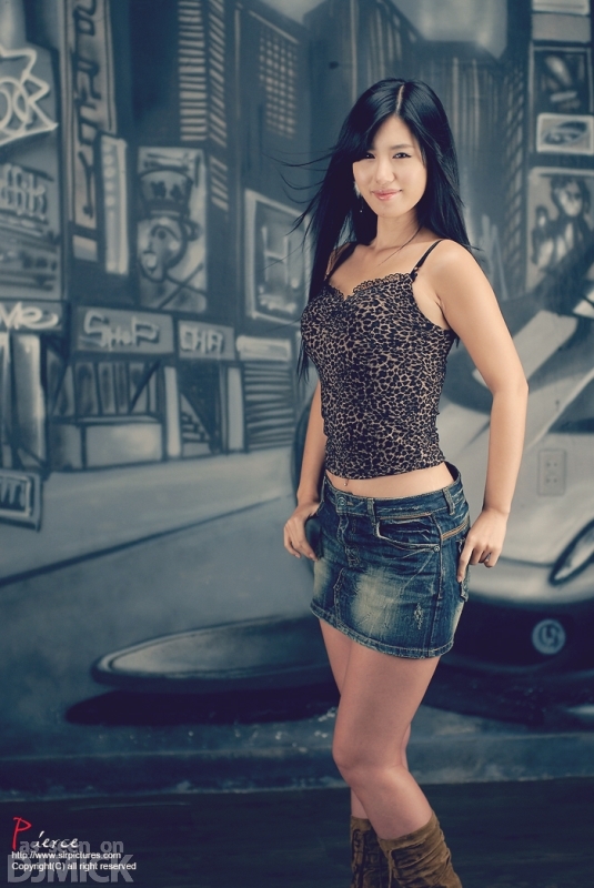 Picture of Song Jina.