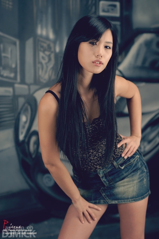 Picture of Song Jina.