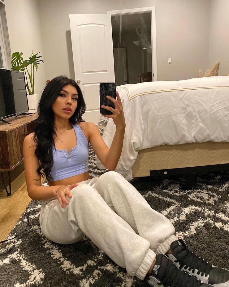 Picture of Yael Bernal