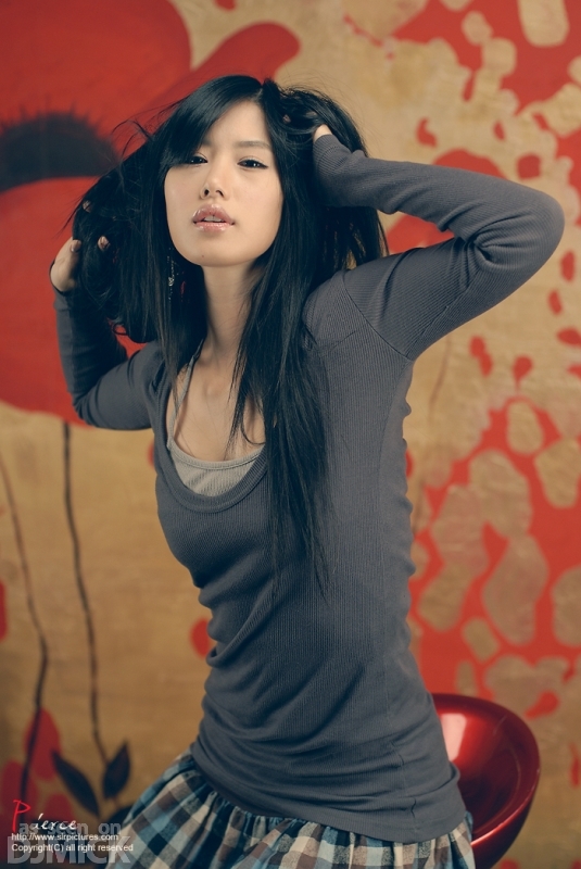 Picture of Song Jina.