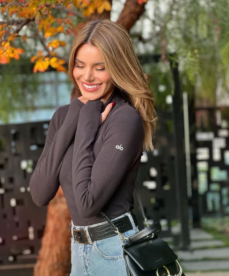 Madison Reed picture