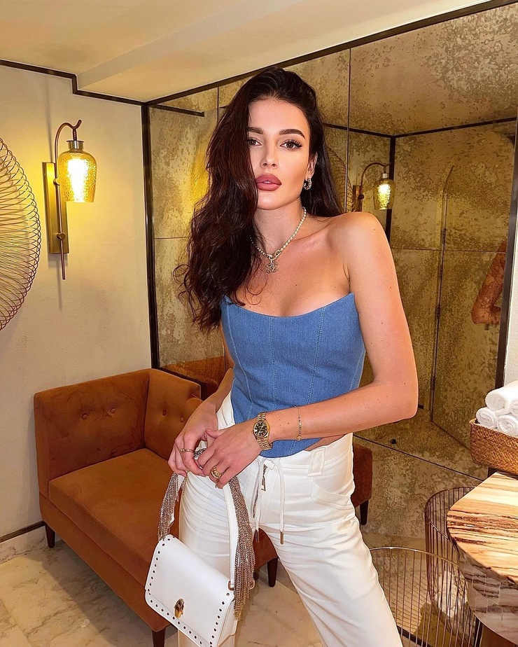 Picture of Sofia Nikitchuk