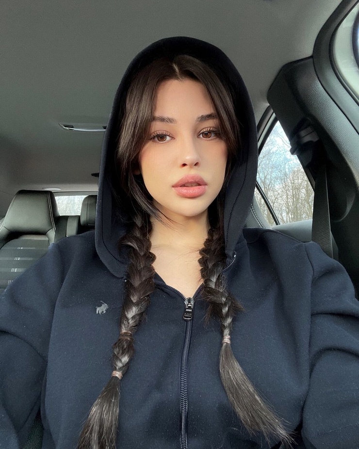 Laurelle Marie picture