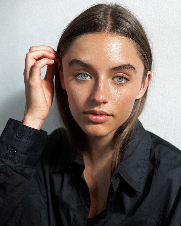 Picture of Sydney Walker (model)