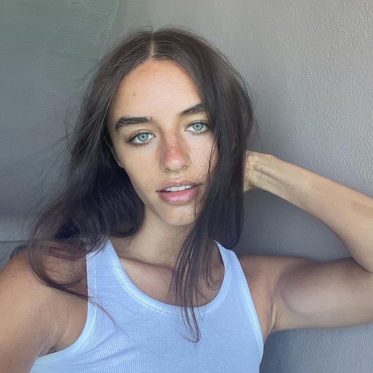 Picture of Sydney Walker (model)