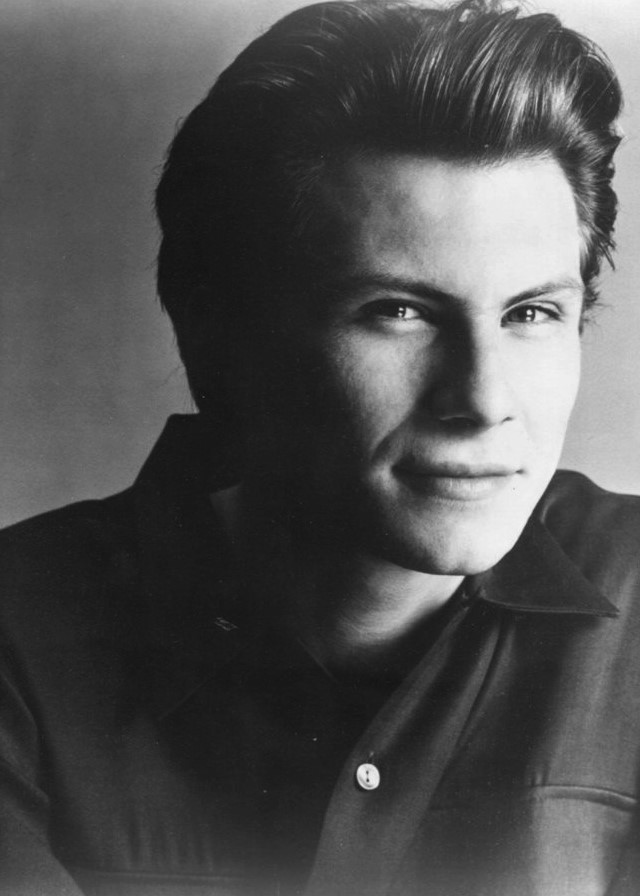 Listal - List the stuff you love! Movies, TV, music, games and books