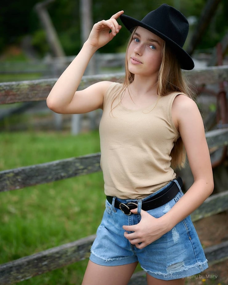 Emilia Danielle picture